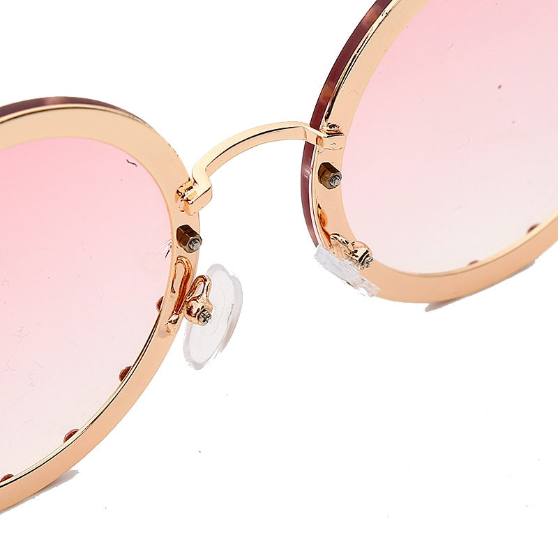 Round Stunner Shades – HauteBriZCouture